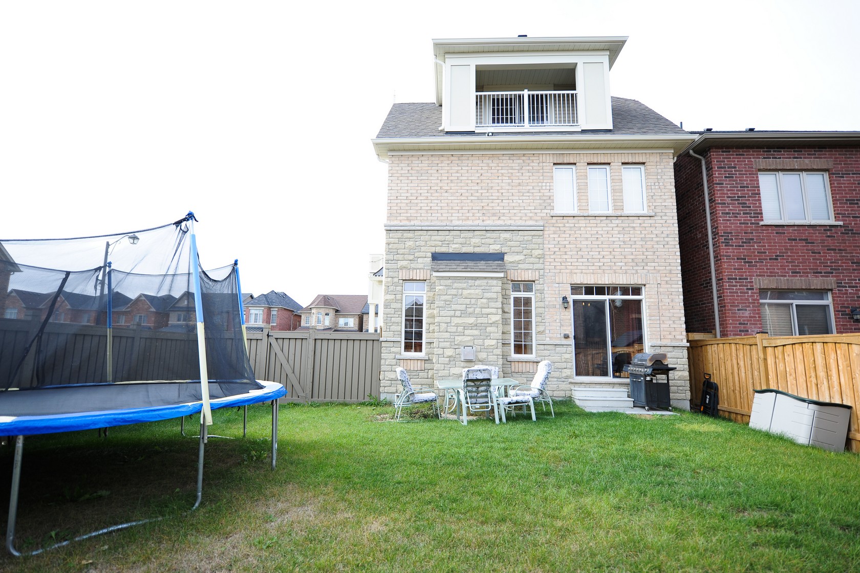 Live in the Historic Village of Kleinburg! | The Diamond Team